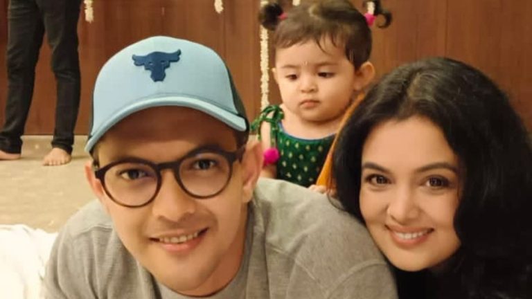 Aditya Narayan Celebrates His Daughter Tvisha's 6 Months Birthday ...